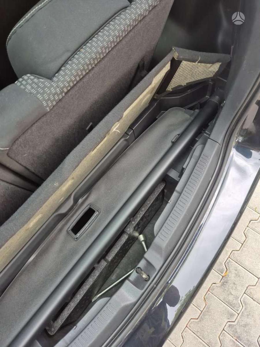 Melns Toyota Verso 2013 Šauļi, ar dzinēja tilpumu 2.00 L un nobraukumu 245 tūkst. km par 5950 €, foto 16 vietnē AUTOMOTO.COM.LV