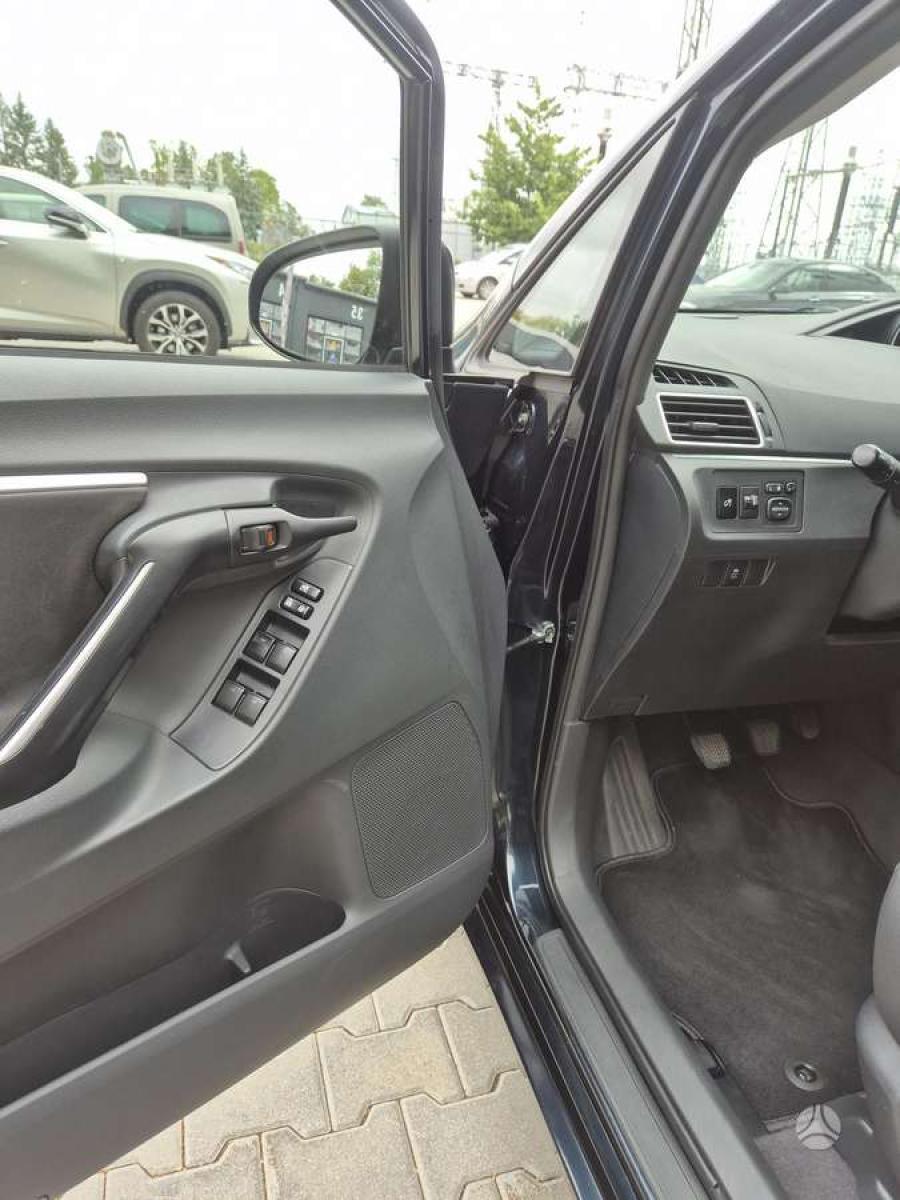 Melns Toyota Verso 2013 Šauļi, ar dzinēja tilpumu 2.00 L un nobraukumu 245 tūkst. km par 5950 €, foto 21 vietnē AUTOMOTO.COM.LV