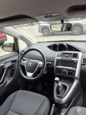 Melns Toyota Verso 2013 Šauļi, ar dzinēja tilpumu 2.00 L un nobraukumu 245 tūkst. km par 5950 €, foto 22 vietnē AUTOMOTO.COM.LV
