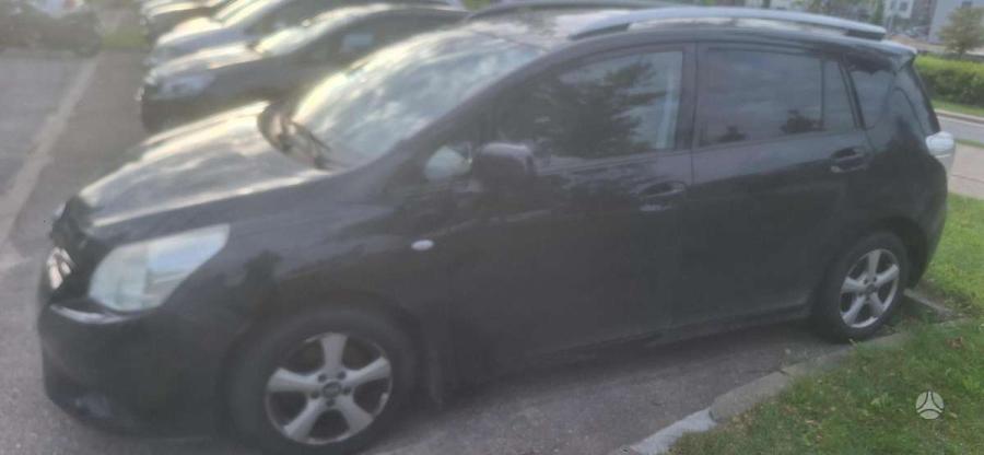 Melns Toyota Verso 2013 Viļņa, ar dzinēja tilpumu 2.00 L un nobraukumu 291 tūkst. km par 1600 €, foto 1 vietnē AUTOMOTO.COM.LV