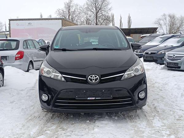 Black Toyota Verso 2014 in Kretinga, with an engine capacity of 2.00 L and mileage of 208 thousand km for 7650 €, photo 2 on AUTOMOTO.COM.LV
