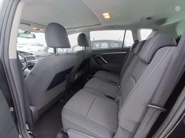 Black Toyota Verso 2014 in Kretinga, with an engine capacity of 2.00 L and mileage of 208 thousand km for 7650 €, photo 10 on AUTOMOTO.COM.LV