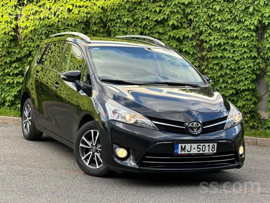 Melns Toyota Verso 2014 Rīga, ar dzinēja tilpumu 1.60 L un nobraukumu 204 tūkst. km par 6250 €, foto 4 vietnē AUTOMOTO.COM.LV