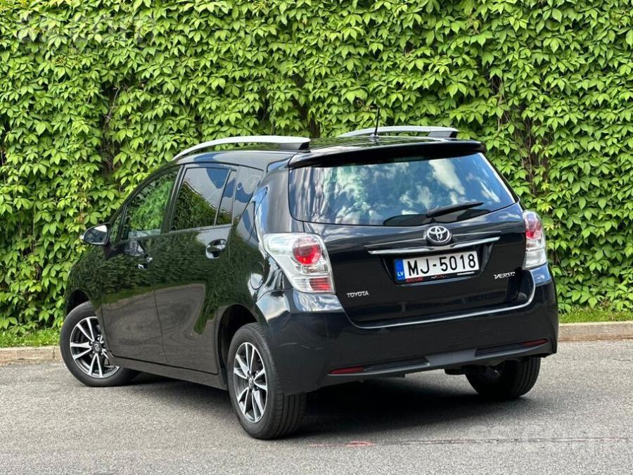 Melns Toyota Verso 2014 Rīga, ar dzinēja tilpumu 1.60 L un nobraukumu 204 tūkst. km par 6250 €, foto 5 vietnē AUTOMOTO.COM.LV