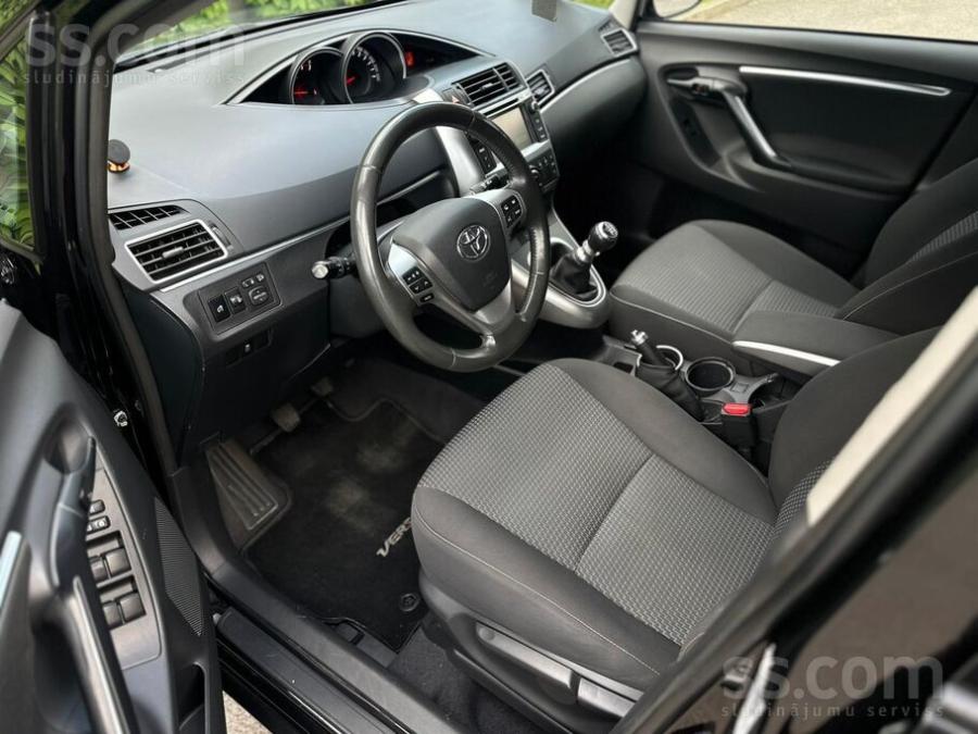 Melns Toyota Verso 2014 Rīga, ar dzinēja tilpumu 1.60 L un nobraukumu 204 tūkst. km par 6250 €, foto 10 vietnē AUTOMOTO.COM.LV