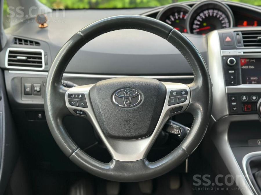 Melns Toyota Verso 2014 Rīga, ar dzinēja tilpumu 1.60 L un nobraukumu 204 tūkst. km par 6250 €, foto 14 vietnē AUTOMOTO.COM.LV