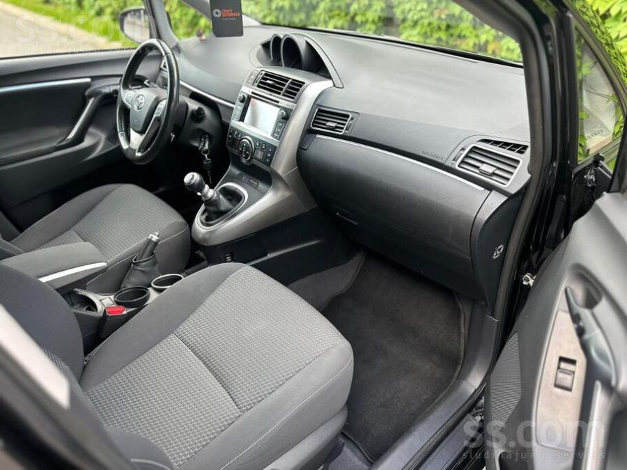Melns Toyota Verso 2014 Rīga, ar dzinēja tilpumu 1.60 L un nobraukumu 204 tūkst. km par 6250 €, foto 19 vietnē AUTOMOTO.COM.LV