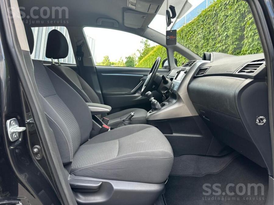 Melns Toyota Verso 2014 Rīga, ar dzinēja tilpumu 1.60 L un nobraukumu 204 tūkst. km par 6250 €, foto 20 vietnē AUTOMOTO.COM.LV