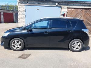 Melns Toyota Verso 2014 Rīga, ar dzinēja tilpumu 2.00 L un nobraukumu 272 tūkst. km par 5300 €, foto  vietnē AUTOMOTO.COM.LV