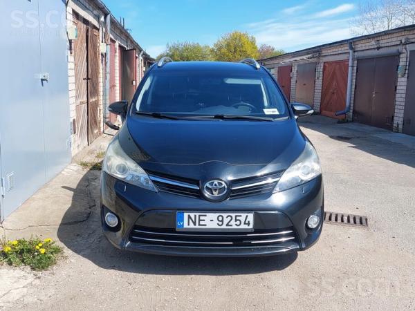 Melns Toyota Verso 2014 Rīga, ar dzinēja tilpumu 2.00 L un nobraukumu 272 tūkst. km par 5300 €, foto 2 vietnē AUTOMOTO.COM.LV