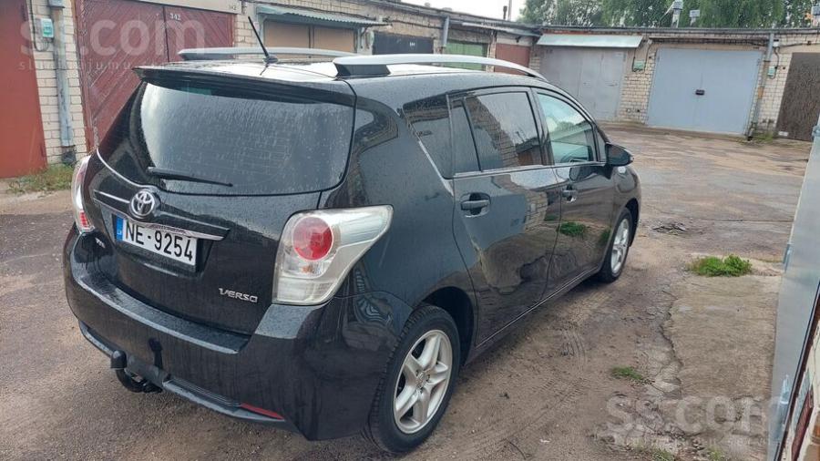 Melns Toyota Verso 2014 Rīga, ar dzinēja tilpumu 2.00 L un nobraukumu 272 tūkst. km par 5300 €, foto 4 vietnē AUTOMOTO.COM.LV
