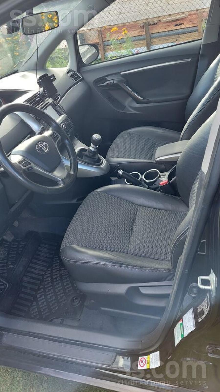 Melns Toyota Verso 2014 Rīga, ar dzinēja tilpumu 2.00 L un nobraukumu 272 tūkst. km par 5300 €, foto 8 vietnē AUTOMOTO.COM.LV