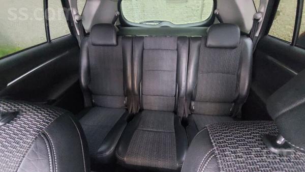 Black Toyota Verso 2014 in Riga, with an engine capacity of 2.00 L and mileage of 282 thousand km for 5200 €, photo 10 on AUTOMOTO.COM.LV