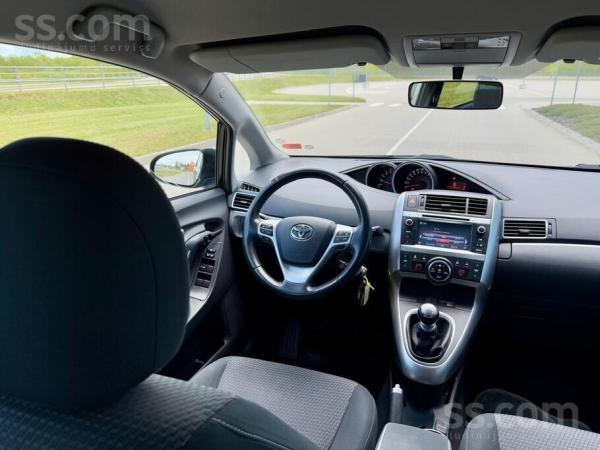 Melns Toyota Verso 2014 Rēzekne, ar dzinēja tilpumu 1.60 L un nobraukumu 212 tūkst. km par 5990 €, foto 7 vietnē AUTOMOTO.COM.LV