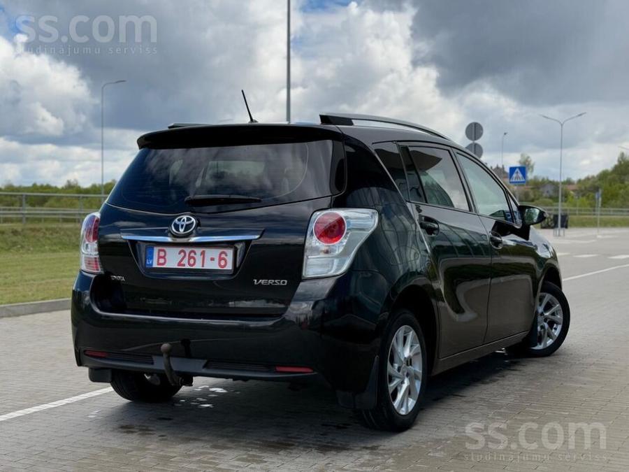 Black Toyota Verso 2014 in Rezekne, with an engine capacity of 1.60 L and mileage of 212 thousand km for 5990 €, photo 6 on AUTOMOTO.COM.LV