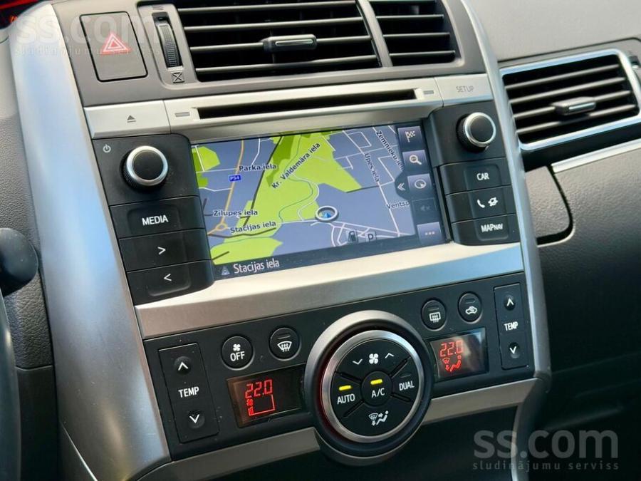 Black Toyota Verso 2014 in Rezekne, with an engine capacity of 1.60 L and mileage of 212 thousand km for 5990 €, photo 14 on AUTOMOTO.COM.LV