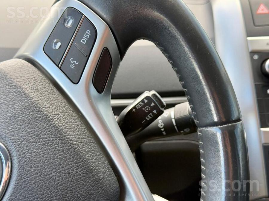 Black Toyota Verso 2014 in Rezekne, with an engine capacity of 1.60 L and mileage of 212 thousand km for 5990 €, photo 16 on AUTOMOTO.COM.LV