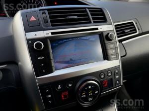 Black Toyota Verso 2014 in Rezekne, with an engine capacity of 1.60 L and mileage of 212 thousand km for 5990 €, photo 17 on AUTOMOTO.COM.LV
