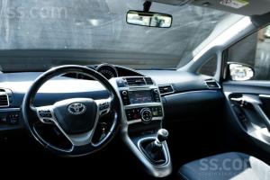 Black Toyota Verso 2014 in Riga, with an engine capacity of 2.00 L and mileage of 276 thousand km for 6590 €, photo 6 on AUTOMOTO.COM.LV