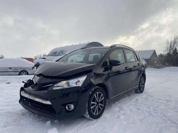 Black Toyota Verso 2015 in Radviliskis, with an engine capacity of 1.80 L and mileage of 196 thousand km for 5950 €, photo 1 on AUTOMOTO.COM.LV