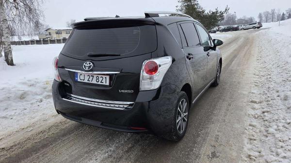Melns Toyota Verso 2015 Plungė, ar dzinēja tilpumu 1.80 L un nobraukumu 196 tūkst. km par 9600 €, foto 3 vietnē AUTOMOTO.COM.LV