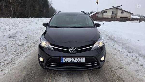 Melns Toyota Verso 2015 Plungė, ar dzinēja tilpumu 1.80 L un nobraukumu 196 tūkst. km par 9600 €, foto 6 vietnē AUTOMOTO.COM.LV