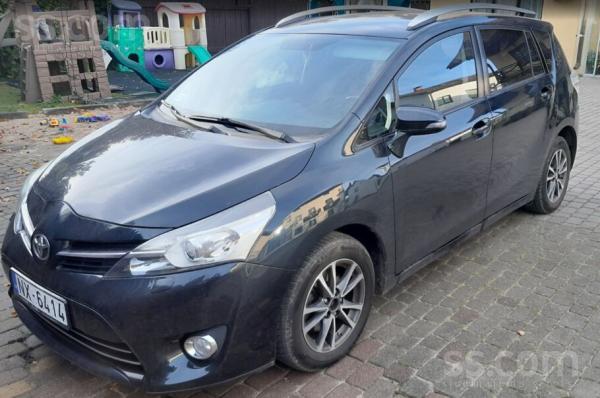 Melns Toyota Verso 2015 Jūrmala, ar dzinēja tilpumu 1.60 L un nobraukumu 225 tūkst. km par 3000 €, foto 1 vietnē AUTOMOTO.COM.LV