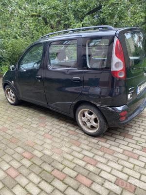 Melns Toyota Verso 2001 Rīga, ar dzinēja tilpumu 1.30 L un nobraukumu 187 tūkst. km par 1400 €, foto  vietnē AUTOMOTO.COM.LV