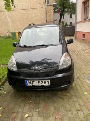 Melns Toyota Verso 2001 Rīga, ar dzinēja tilpumu 1.30 L un nobraukumu 187 tūkst. km par 1400 €, foto 3 vietnē AUTOMOTO.COM.LV