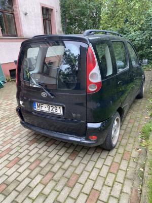 Melns Toyota Verso 2001 Rīga, ar dzinēja tilpumu 1.30 L un nobraukumu 187 tūkst. km par 1400 €, foto 5 vietnē AUTOMOTO.COM.LV