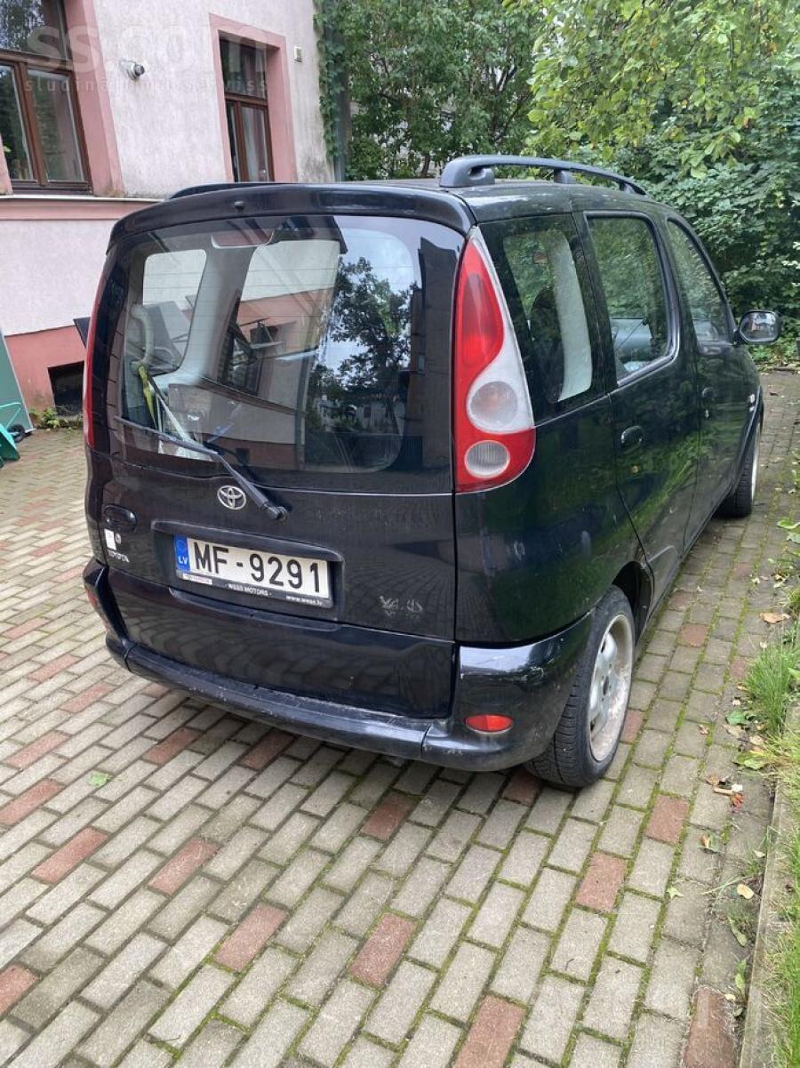 Melns Toyota Verso 2001 Rīga, ar dzinēja tilpumu 1.30 L un nobraukumu 187 tūkst. km par 1400 €, foto 5 vietnē AUTOMOTO.COM.LV