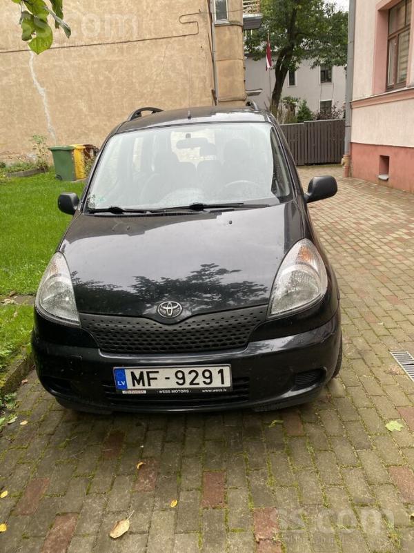 Melns Toyota Verso 2001 Rīga, ar dzinēja tilpumu 1.30 L un nobraukumu 187 tūkst. km par 1400 €, foto 3 vietnē AUTOMOTO.COM.LV