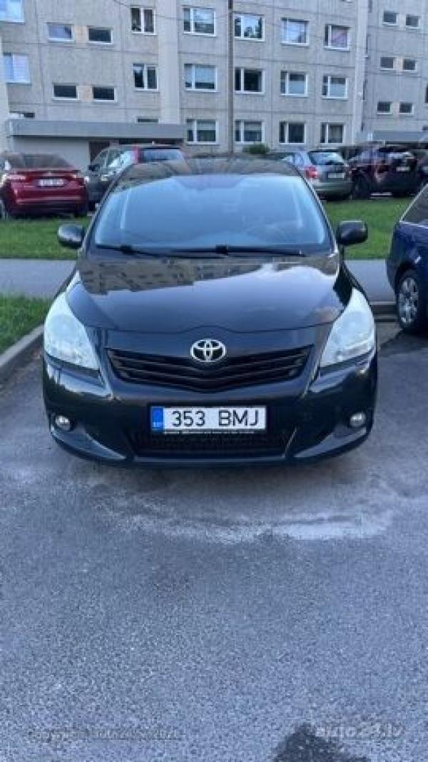 Melns Toyota Verso 2010 Tallina, ar dzinēja tilpumu 2.20 L un nobraukumu 189 tūkst. km par 4400 €, foto 1 vietnē AUTOMOTO.COM.LV