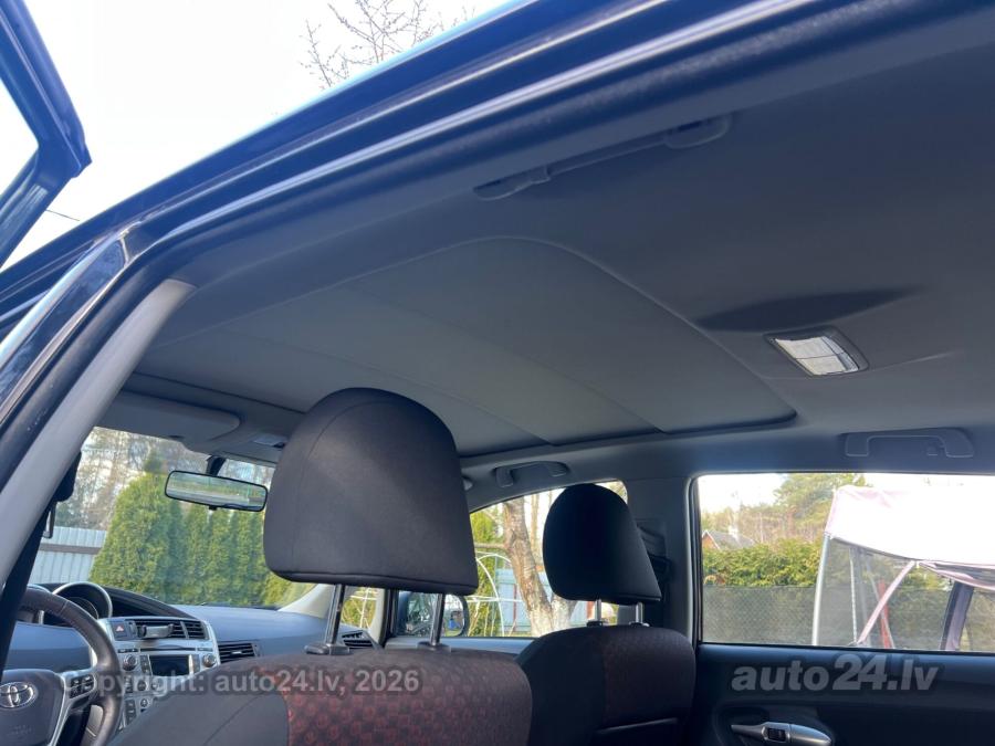 Melns Toyota Verso 2011 Tallina, ar dzinēja tilpumu 1.60 L un nobraukumu 187 tūkst. km par 6499 €, foto 10 vietnē AUTOMOTO.COM.LV