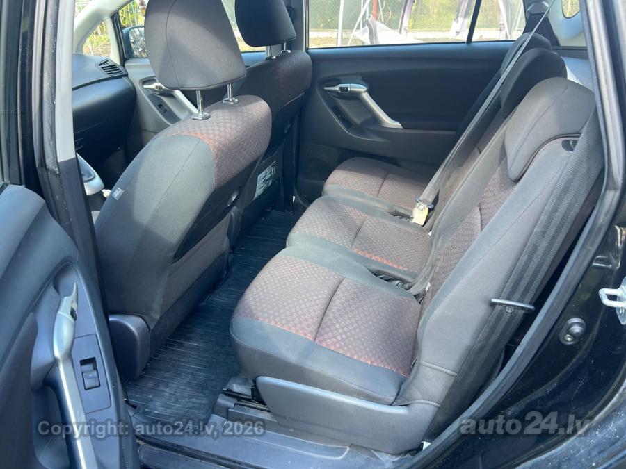 Melns Toyota Verso 2011 Tallina, ar dzinēja tilpumu 1.60 L un nobraukumu 187 tūkst. km par 6499 €, foto 11 vietnē AUTOMOTO.COM.LV