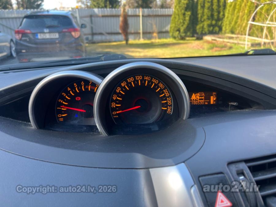 Melns Toyota Verso 2011 Tallina, ar dzinēja tilpumu 1.60 L un nobraukumu 187 tūkst. km par 6499 €, foto 12 vietnē AUTOMOTO.COM.LV