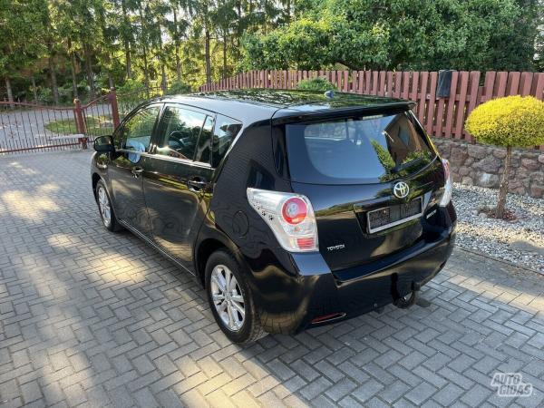 Тойота Версо 2011 в Вилкавишкис на AUTOMOTO.COM.LV Черный Тойота Версо 2011 в Вилкавишкис, объемом двигателя 1.80 л и пробегом 184 тыс. км за 5800 €, фото 8 на AUTOMOTO.COM.LV