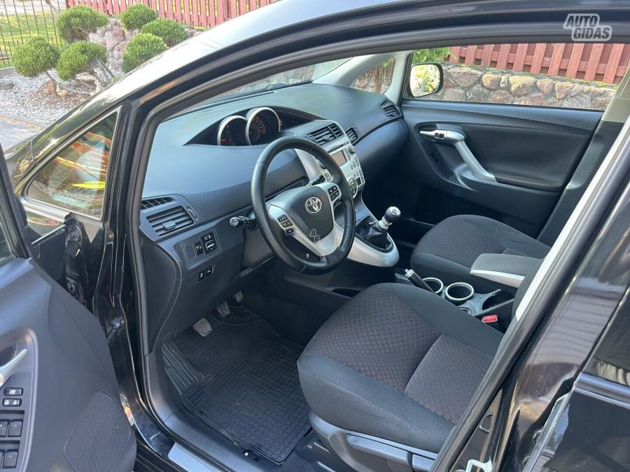 Melns Toyota Verso 2011 Vilkaviškis, ar dzinēja tilpumu 1.80 L un nobraukumu 184 tūkst. km par 5800 €, foto 11 vietnē AUTOMOTO.COM.LV