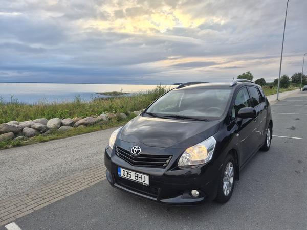 Black Toyota Verso 2012 in Tallinn, with an engine capacity of 1.80 L and mileage of 129 thousand km for 6500 €, photo 2 on AUTOMOTO.COM.LV