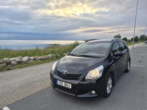 Black Toyota Verso 2012 in Tallinn, with an engine capacity of 1.80 L and mileage of 129 thousand km for 6500 €, photo 18 on AUTOMOTO.COM.LV