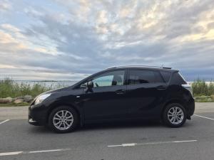 Black Toyota Verso 2012 in Tallinn, with an engine capacity of 1.80 L and mileage of 129 thousand km for 6500 €, photo 19 on AUTOMOTO.COM.LV