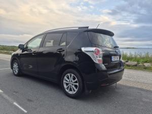 Black Toyota Verso 2012 in Tallinn, with an engine capacity of 1.80 L and mileage of 129 thousand km for 6500 €, photo 22 on AUTOMOTO.COM.LV