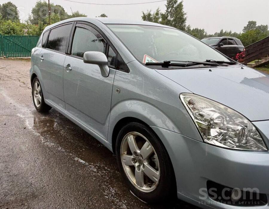 Zils Toyota Verso 2007 Rēzekne, ar dzinēja tilpumu 2.20 L un nobraukumu 389 tūkst. km par 1700 €, foto 4 vietnē AUTOMOTO.COM.LV
