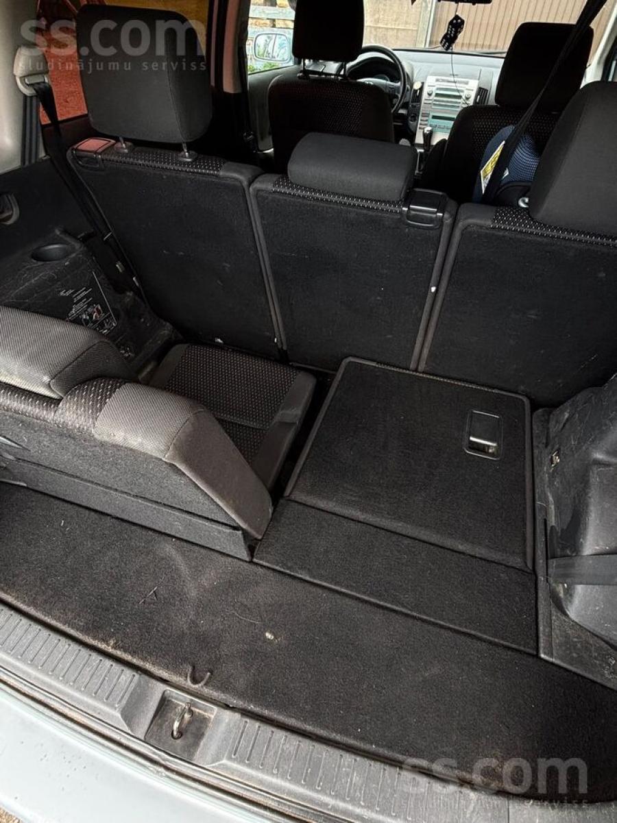 Zils Toyota Verso 2007 Rēzekne, ar dzinēja tilpumu 2.20 L un nobraukumu 389 tūkst. km par 1700 €, foto 7 vietnē AUTOMOTO.COM.LV
