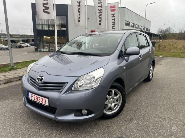 Zils Toyota Verso 2009 Viļņa, ar dzinēja tilpumu 1.80 L un nobraukumu 246 tūkst. km par 5750 €, foto 1 vietnē AUTOMOTO.COM.LV