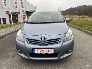Blue Toyota Verso 2009 in Vilnius, with an engine capacity of 1.80 L and mileage of 246 thousand km for 5750 €, photo 2 on AUTOMOTO.COM.LV