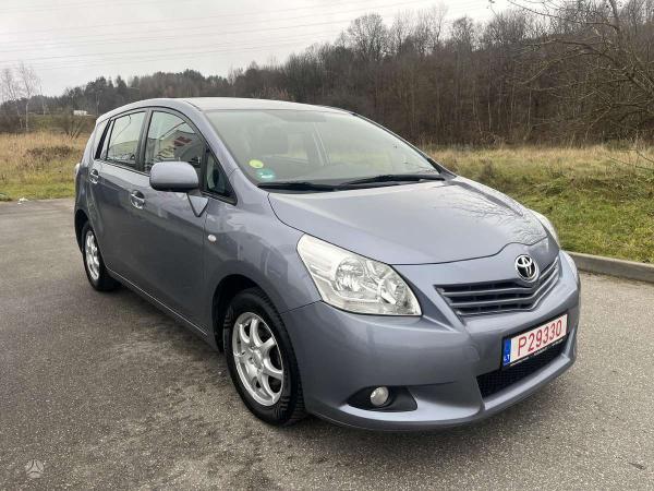 Zils Toyota Verso 2009 Viļņa, ar dzinēja tilpumu 1.80 L un nobraukumu 246 tūkst. km par 5750 €, foto 3 vietnē AUTOMOTO.COM.LV