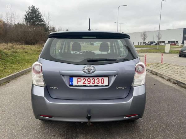 Zils Toyota Verso 2009 Viļņa, ar dzinēja tilpumu 1.80 L un nobraukumu 246 tūkst. km par 5750 €, foto 6 vietnē AUTOMOTO.COM.LV