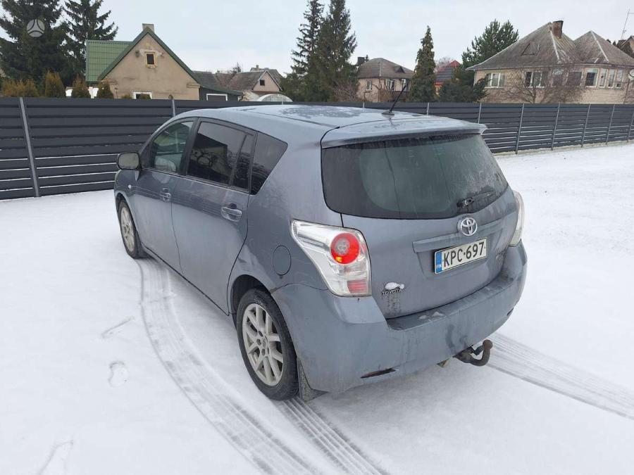 Zils Toyota Verso 2009 Marijampole, ar dzinēja tilpumu 2.00 L un nobraukumu 258 tūkst. km par 1850 €, foto 5 vietnē AUTOMOTO.COM.LV