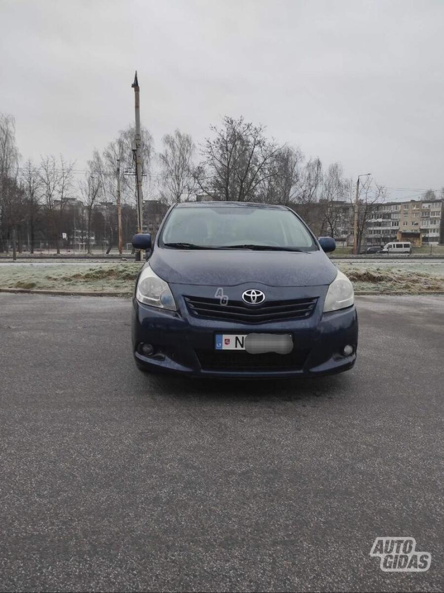 Zils Toyota Verso 2009 Viļņa, ar dzinēja tilpumu 2.00 L un nobraukumu 350 tūkst. km par 2150 €, foto 4 vietnē AUTOMOTO.COM.LV